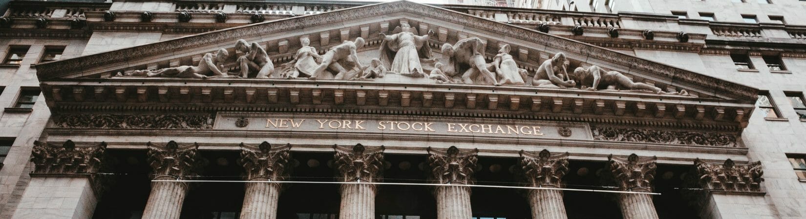 Hvor lenge varer børsfall? 4 tips for å investere i nedgangsmarkeder Hvor lenge varer børsfall? 4 tips for å investere i nedgangsmarkeder